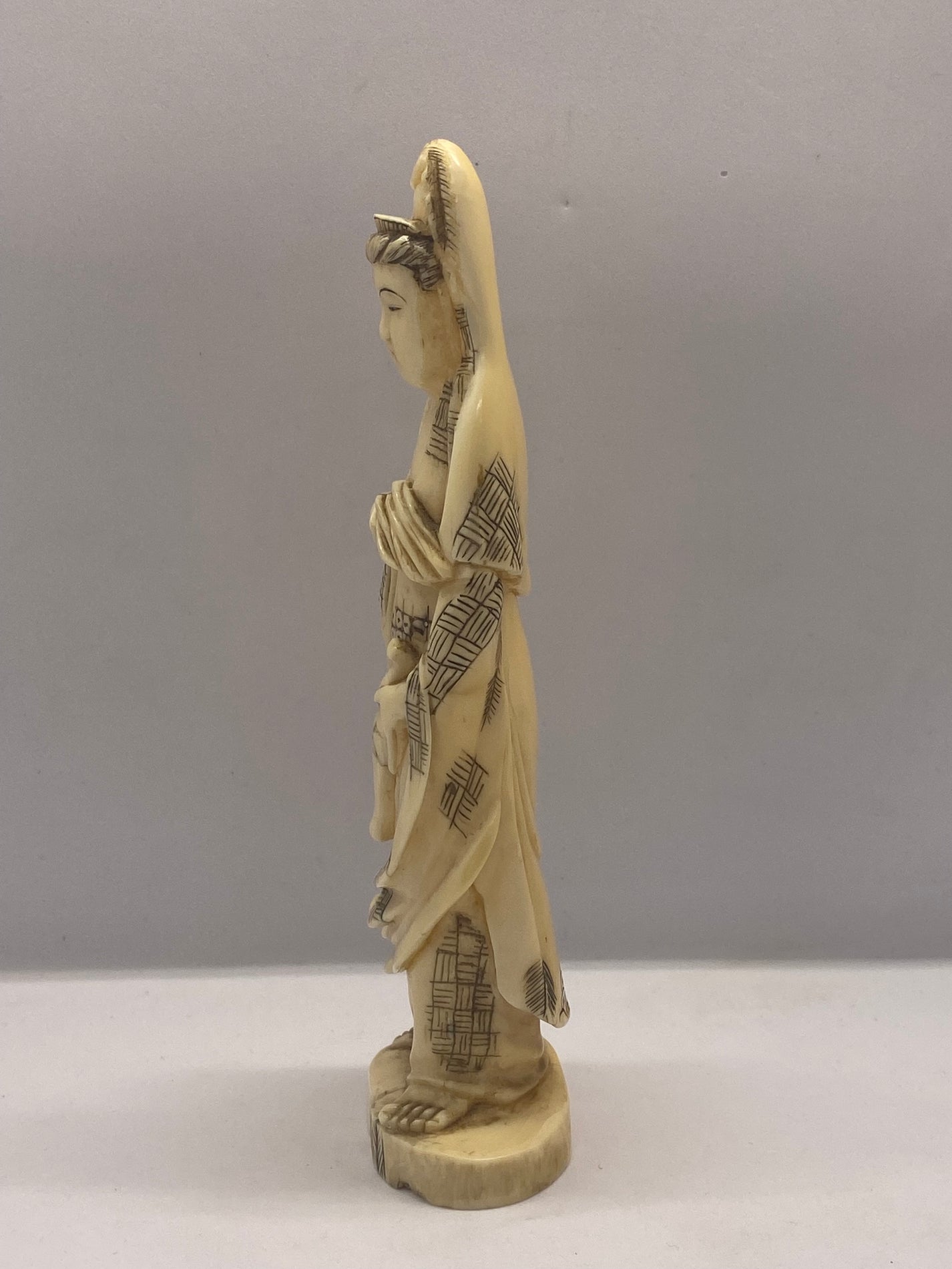 Antique Chinese Tang-Style Ivory Figurine of Long Wang Nu | Cache ...