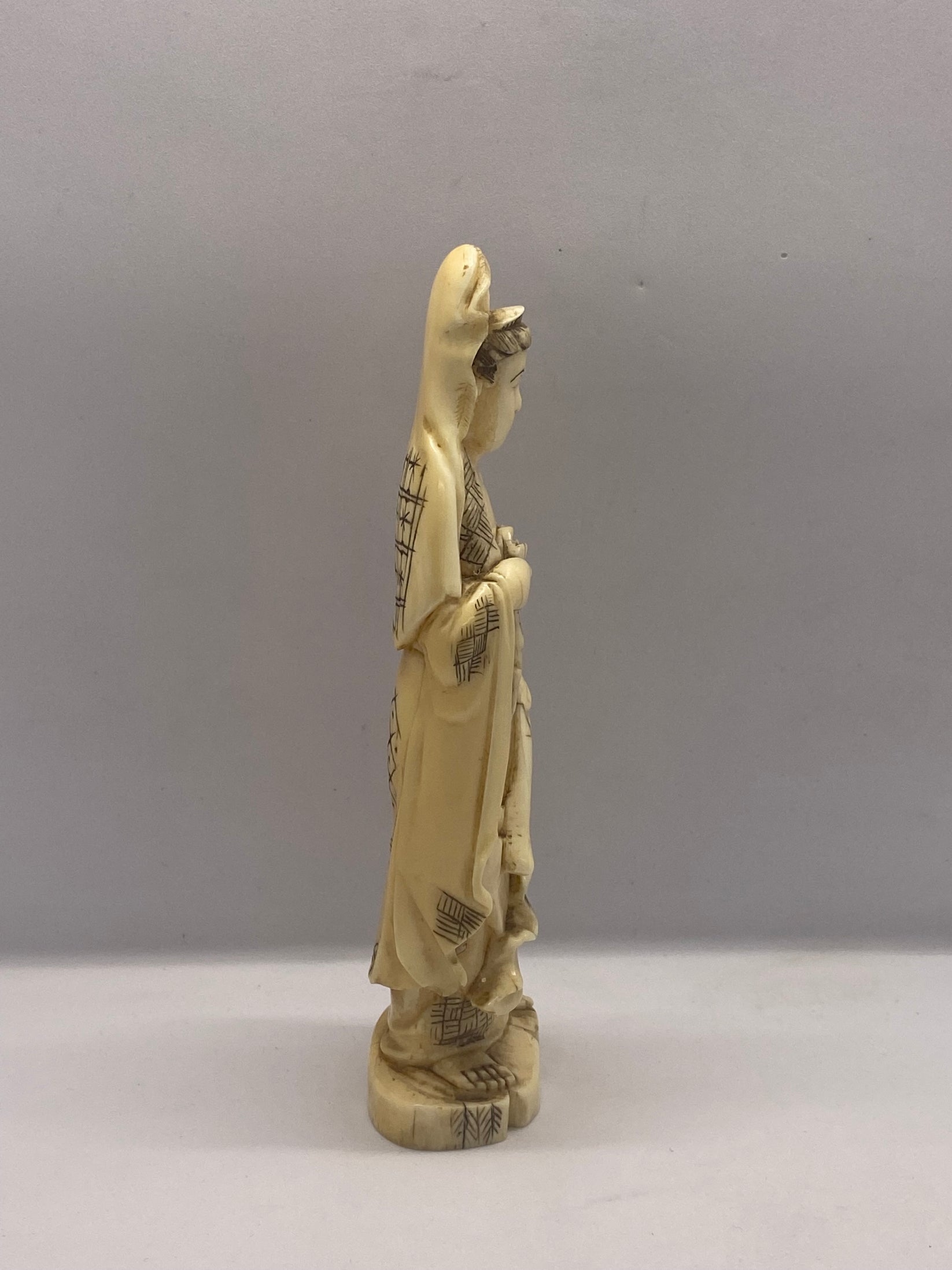 Antique Chinese Tang-Style Ivory Figurine of Long Wang Nu | Cache ...